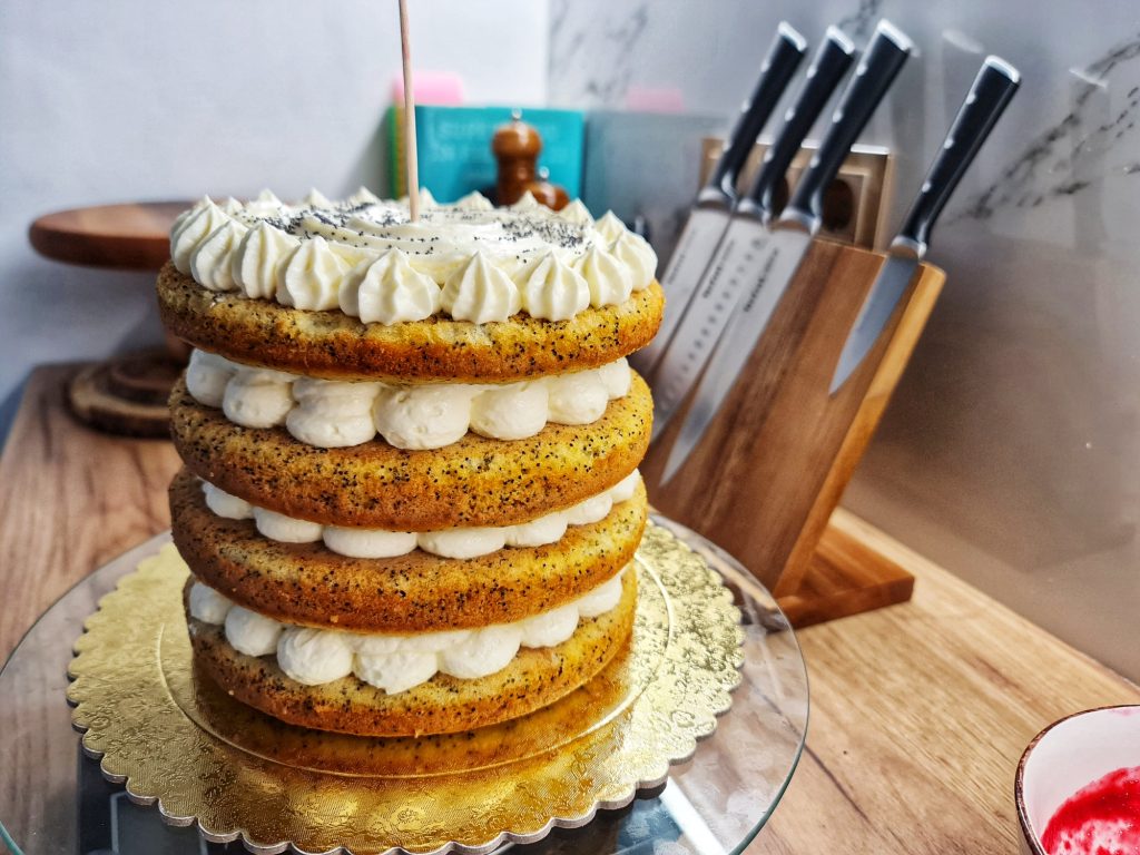Tort festiv - nelipsit de pe masa de sărbători — Adi Hădean